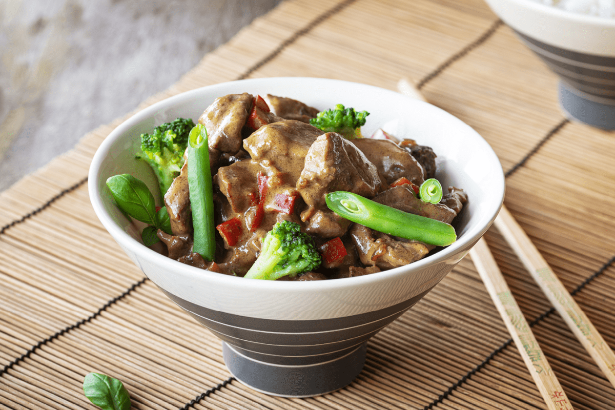 Recept | Groene curry met runderstoofvlees en groenten | Bon'Ap